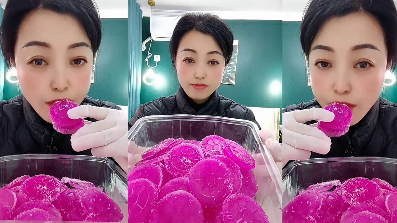 Fifth sister ICE CHUNKS WITH MATCHA AND MILK POWDER | ASMR ICE EATING ...
