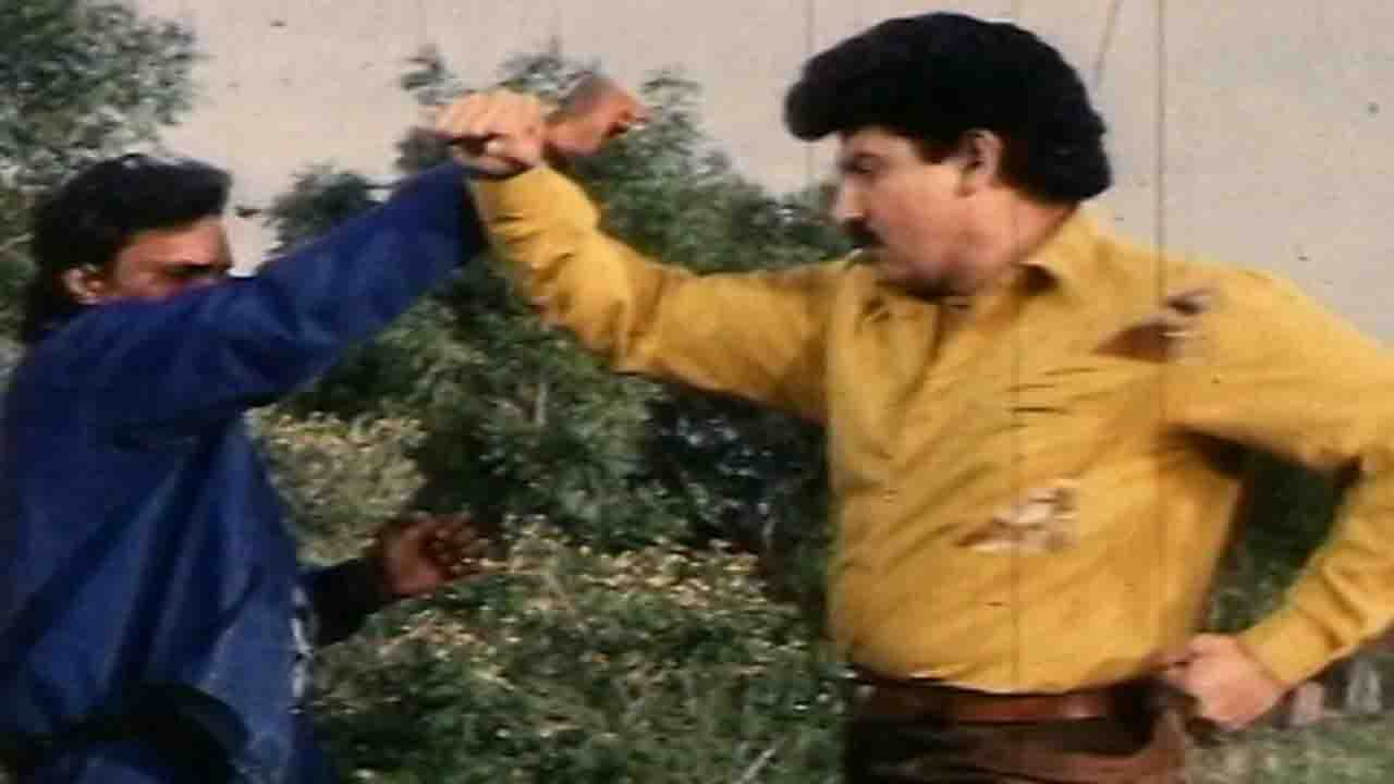 Suman Stunning Introduction || Muddai Muddugumma Movie - YouTube