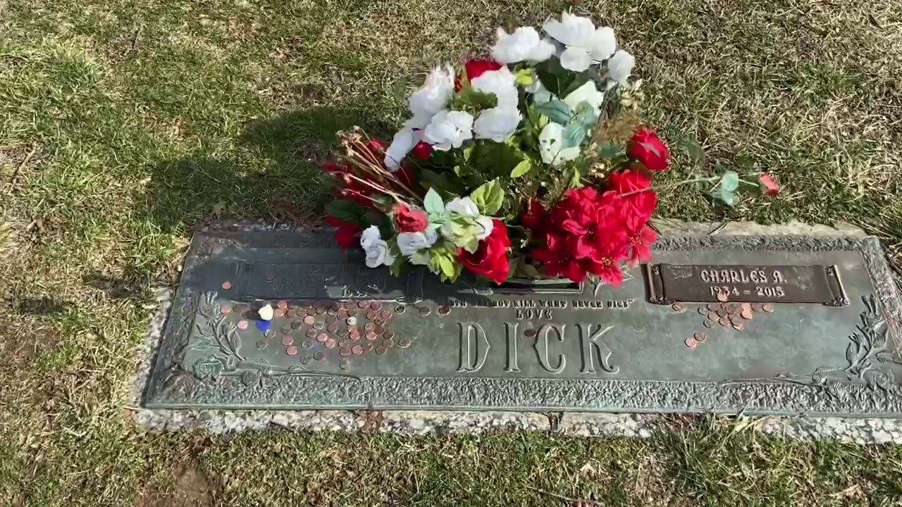 Famous Grave - Patsy Cline - YouTube