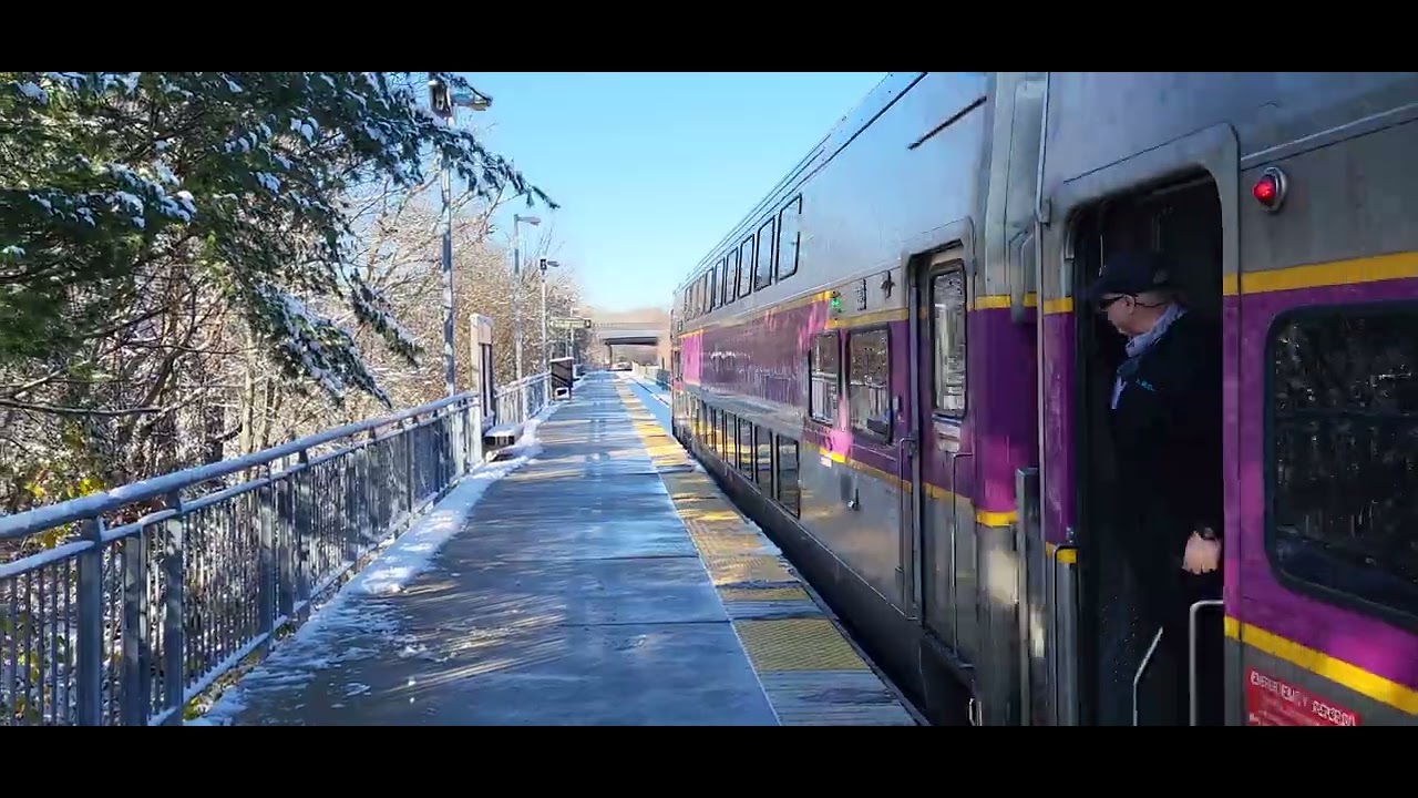 Hyundai Rotem Cab Car #1817 with horn show!! - YouTube