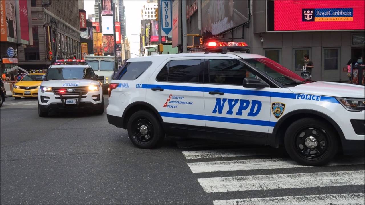 NYPD CRC TEAM PATROLLING ON 7TH AVENUE IN THE TIMES SQUARE AREA OF ...