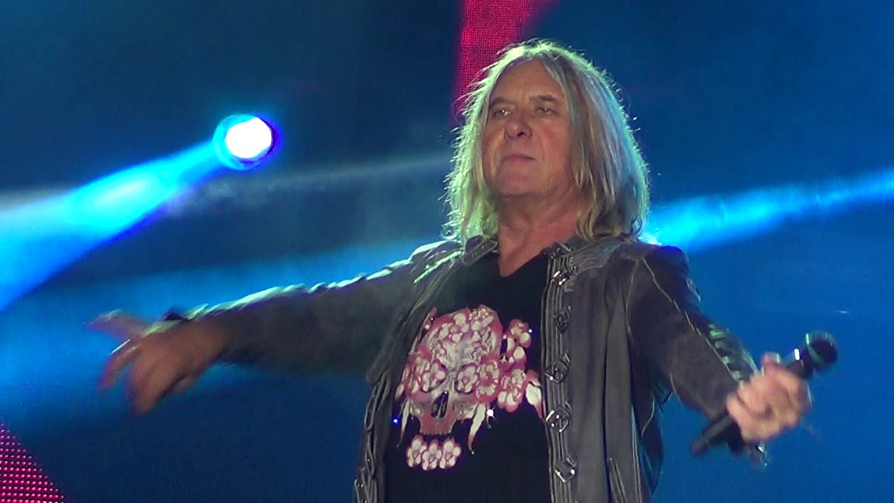 Def Leppard - let's get rocked, Chile 2017. - YouTube