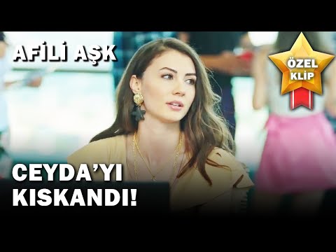 Ayşe, Kerem'i Ceyda'dan Kıskanıyor! - Afili Aşk Özel Klip
