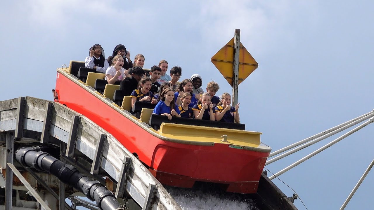Tidal Wave Boat Ride 🌊 at Thorpe Park - YouTube