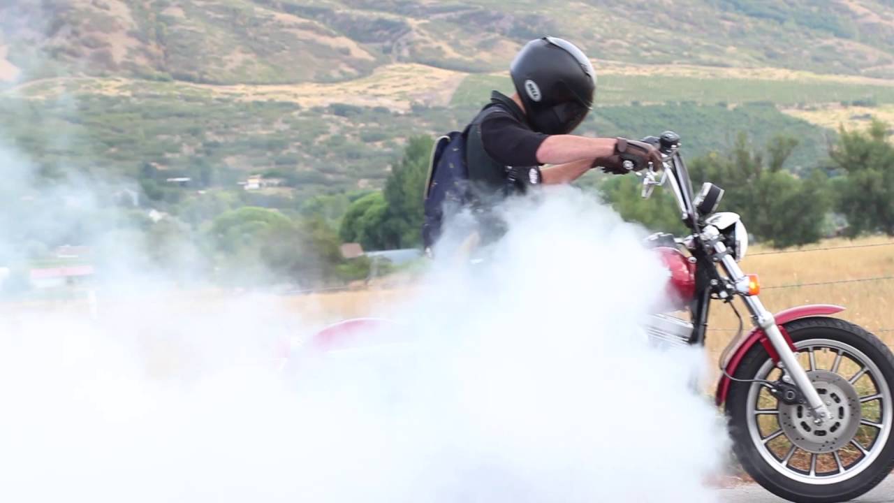 Motorcycle Burnout - Harley Davidson Dyna S&S V111 Engine - YouTube