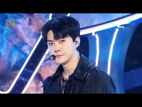 260124 EXO 'Crown' ending fairy for Music Core today~😭😭🤣