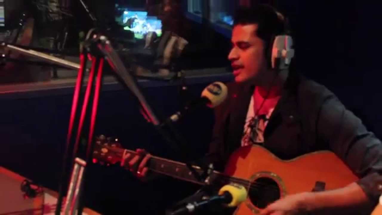 Gaurav at Top FM, Mauritius with RJ Ryan, June 15, 2014 - YouTube