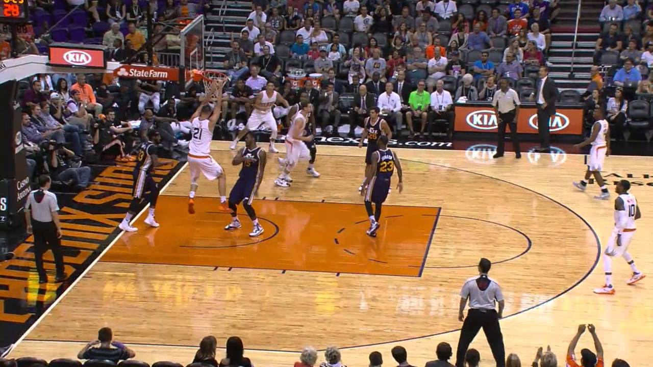 Alex Len Dunk On Derrick Favors - YouTube