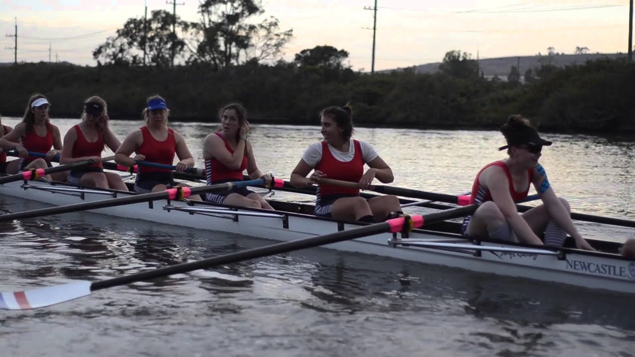 Senior girls rowing Newcastle Grammar School - YouTube