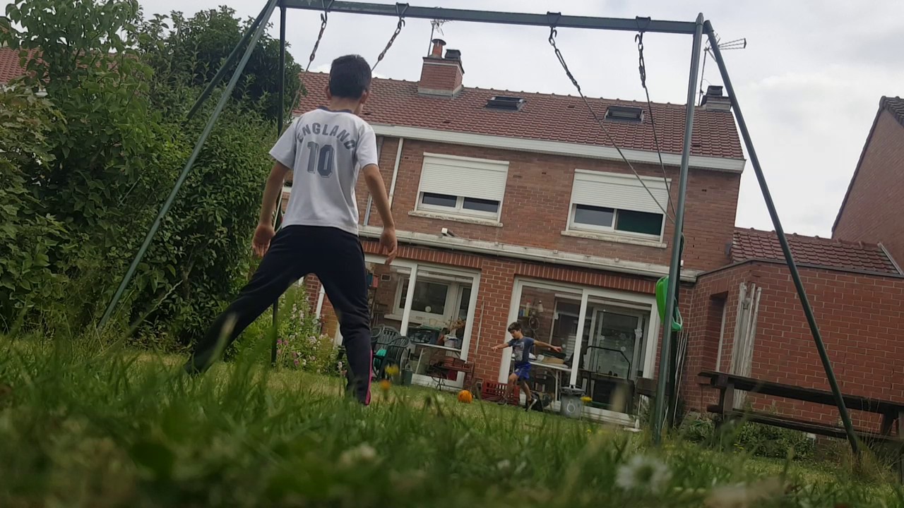 Moi et mon frère on fait des peneaux ! 🏟 - YouTube