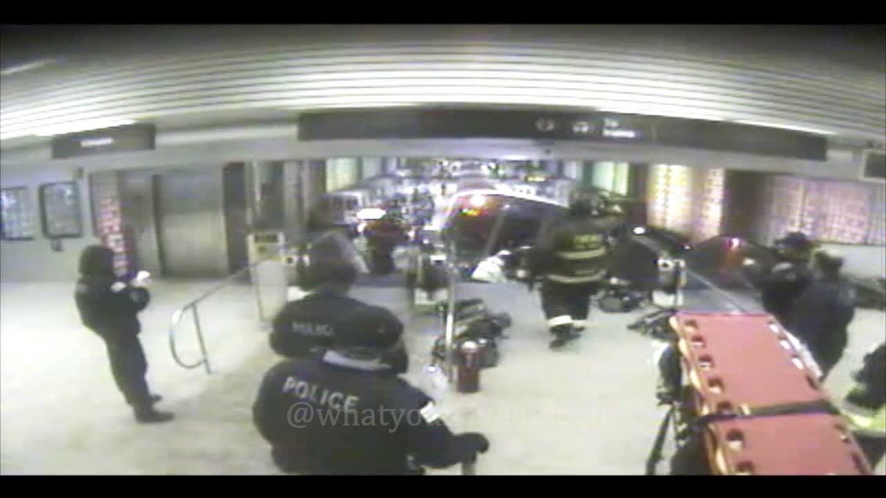 Chicago Train Crash and Derailment - New Footage And Information - YouTube