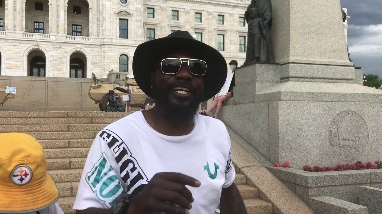 Minnesota Viking’s Tyrone Carter at George Floyd Protests - YouTube