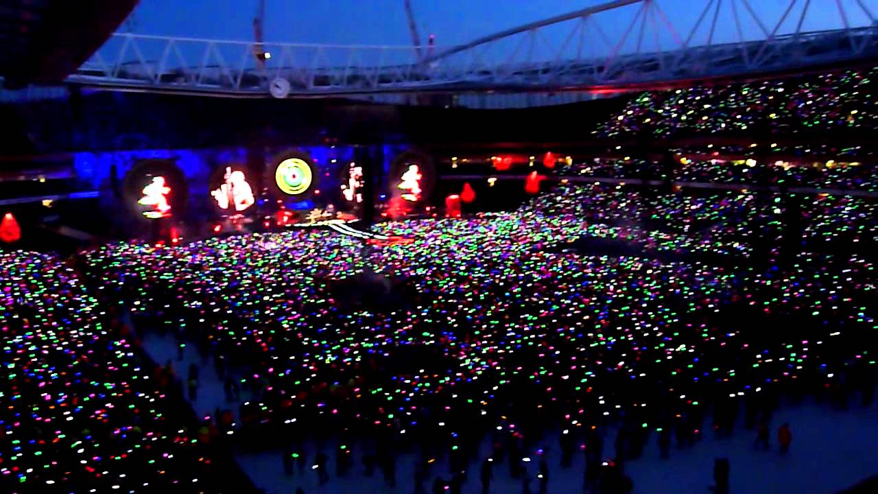 Coldplay Charlie Brown Live at Emirates Stadium 4/6/2012 : 50.000 ...