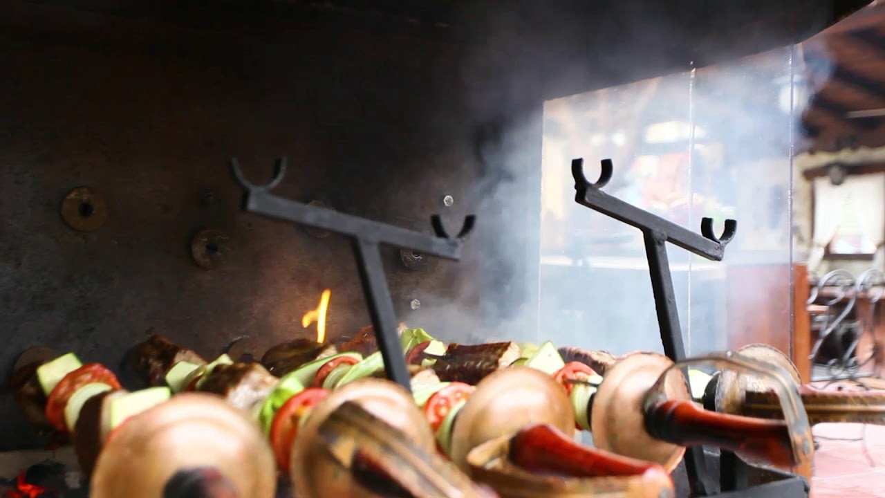 Traditional food cheverme in Bulgaria, Taven "Omar", Velingrad - YouTube