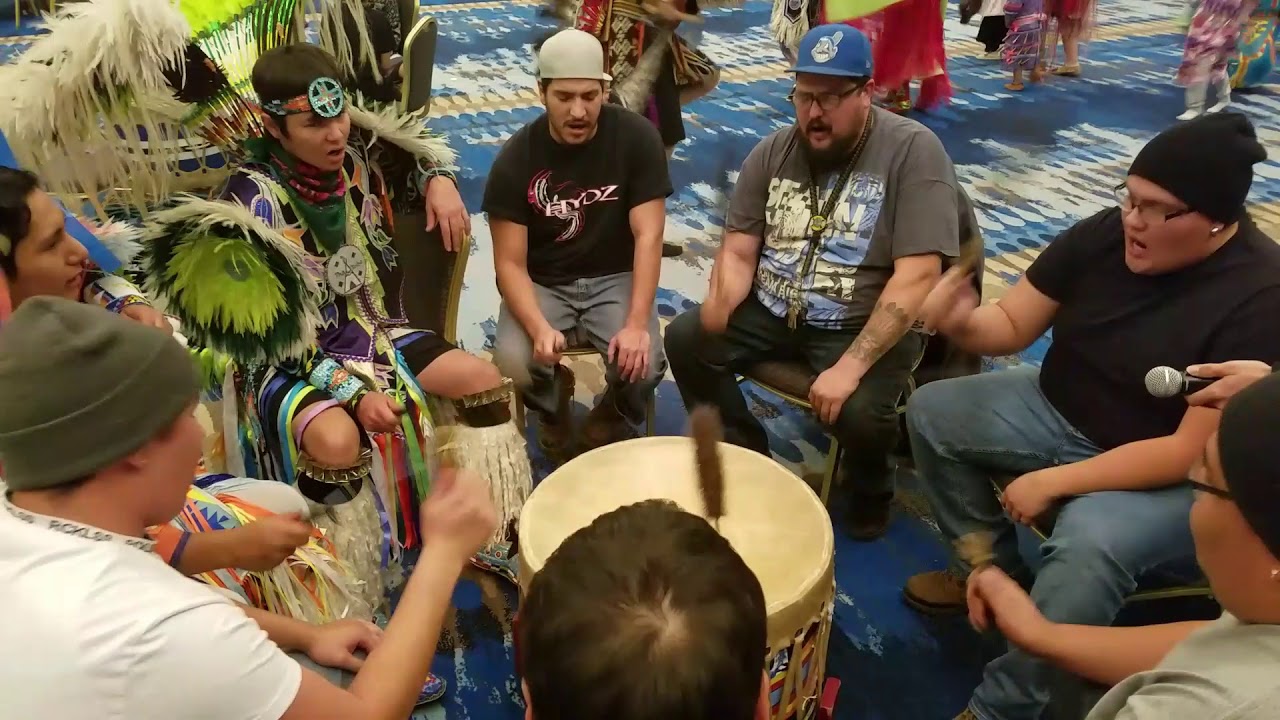 Voice of the Pines @ Oneida Nation 3 sisters Pw 2017 - YouTube