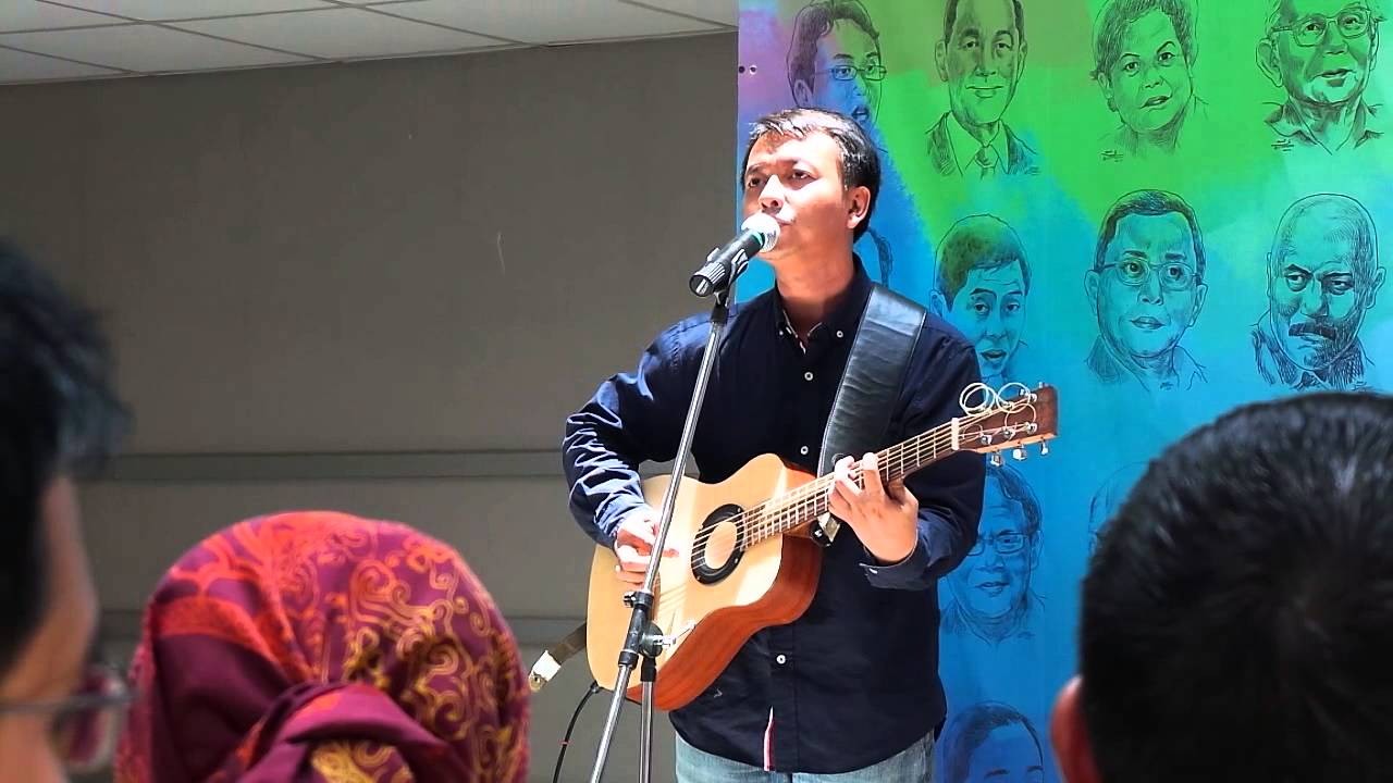 Cholil Mahmud : Menjadi Indonesia live [best quality] - YouTube