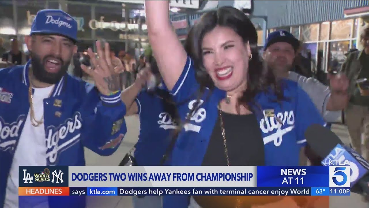 Fans celebrate Dodgers winning Game 2 of World Series - YouTube