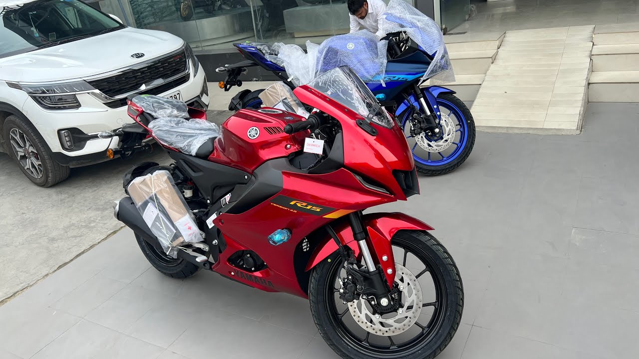 Yamaha R15 V4 Red Colour VS Yamaha R15 V4 Blue Colour 2024 Model Which ...
