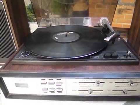Vitrola Philips modelo GF 561 toda original e sua caixas - YouTube