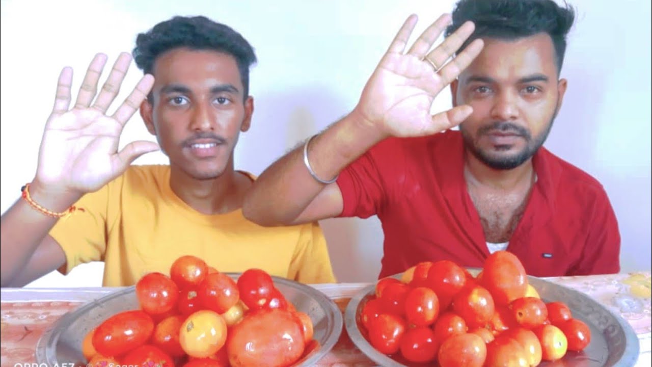 4 minit 40 big tomato eating challenge/tomato eating contest!🍅🍅 - YouTube