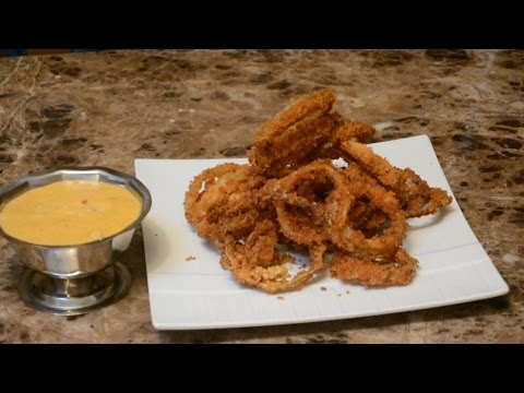 Onion rings with a spicy cheese sauce - YouTube