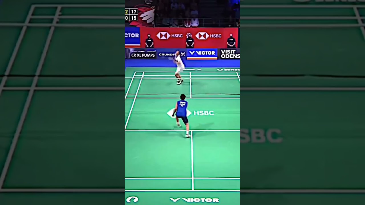 Viktor Axelsen vs Kento Momota || Smash in Badminton #shorts - YouTube