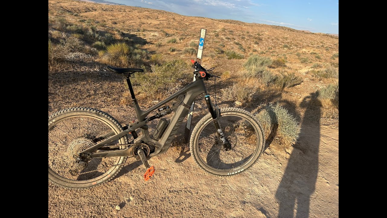 Canyon Strive On - a little Battery help - YouTube
