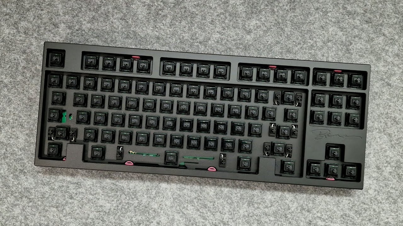 Bias Keyboard Build Timelapse - YouTube