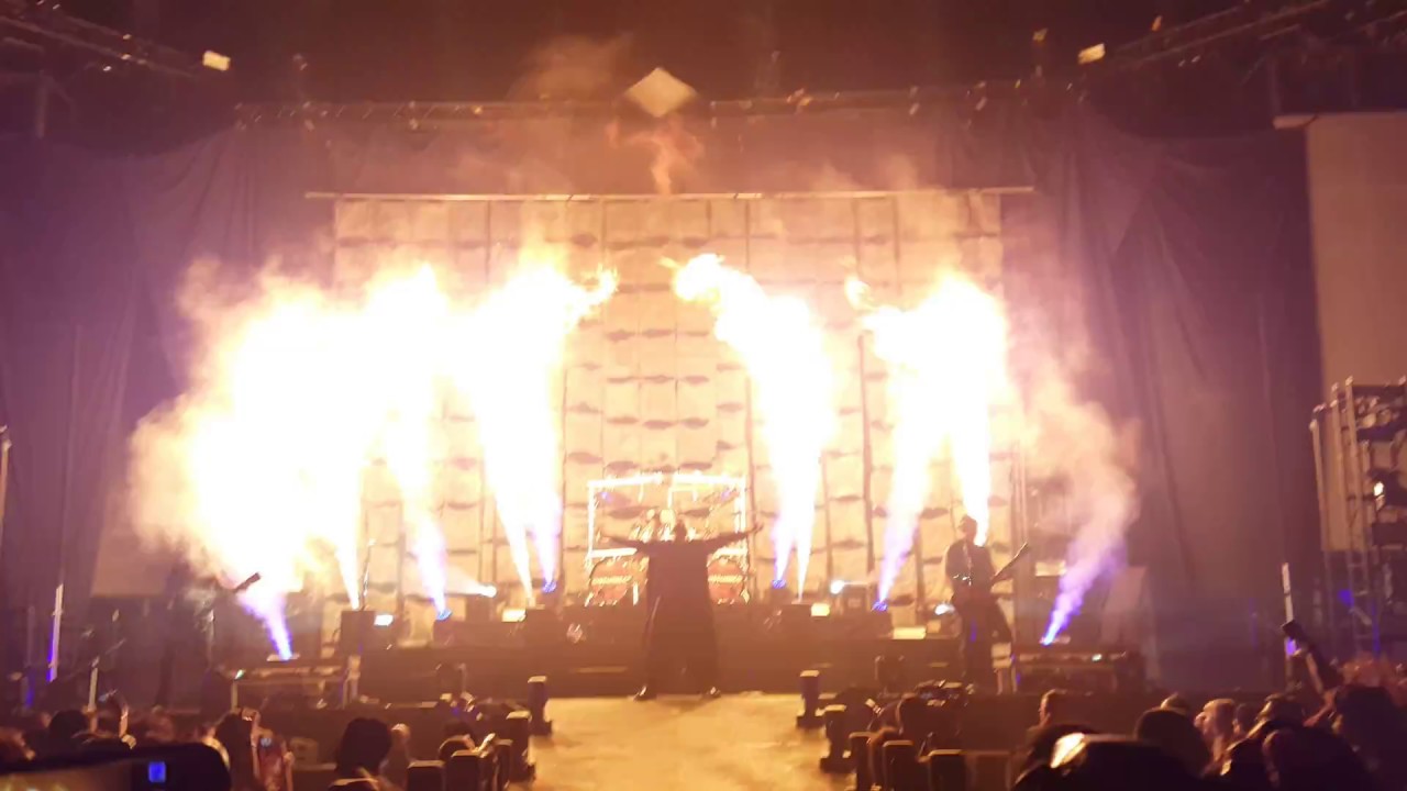 Disturbed - The Vengeful One [Live in London 2017] - 4K UHD - YouTube