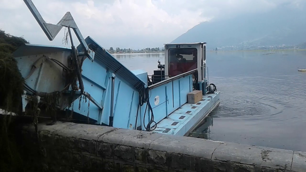 Lake cleaning machine - YouTube