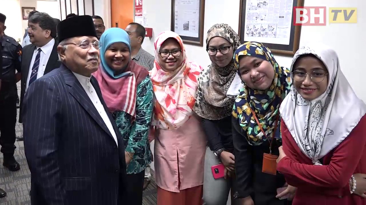 TYT Pulau Pinang lawat NSTP - YouTube
