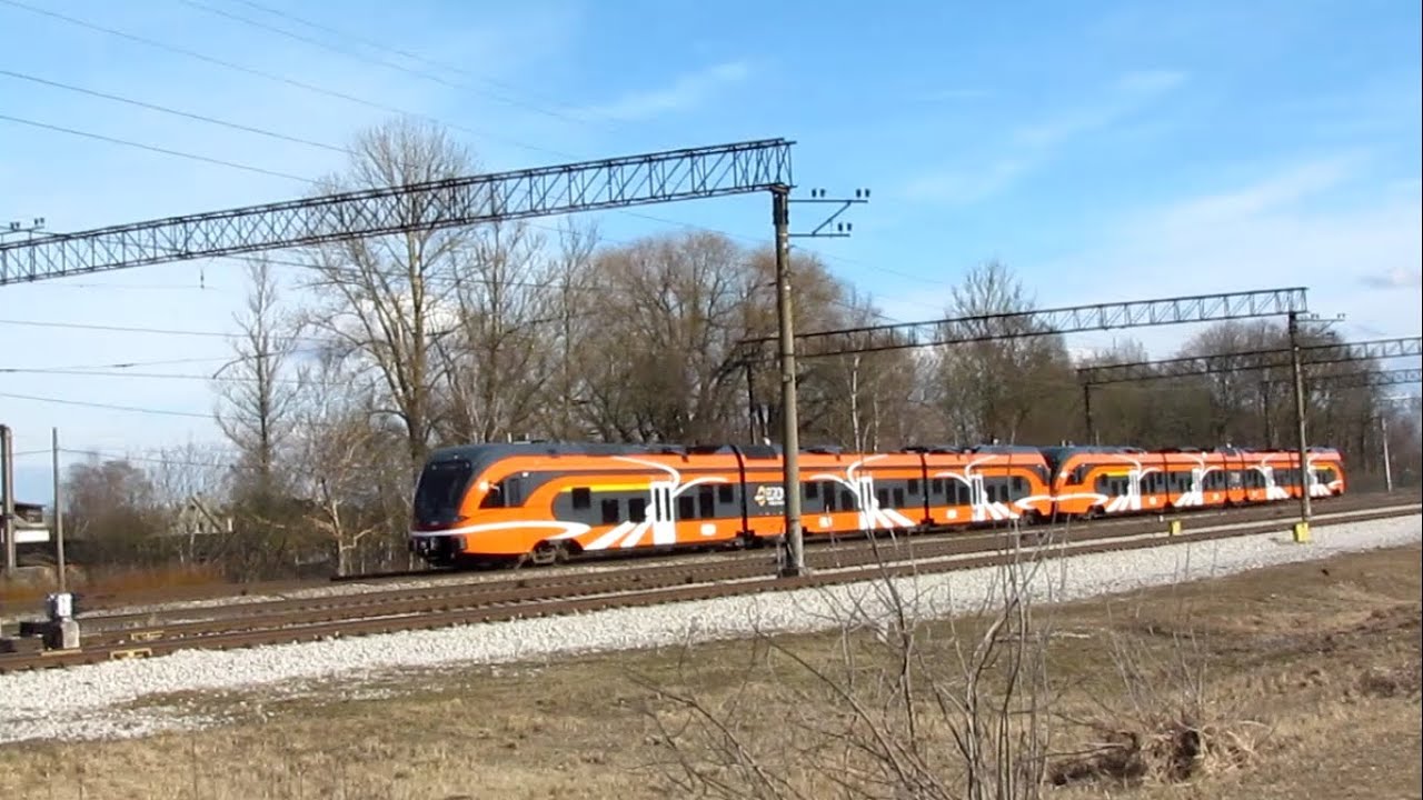 STADLER FLIRT Дизель-Поезд / Stadler FLIRT Diesel Multiple Unit - YouTube
