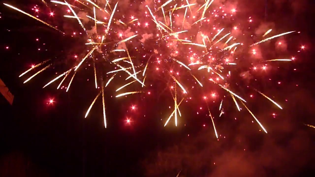 CAT4 PRO FIREWORK FAN BARRAGE - YouTube