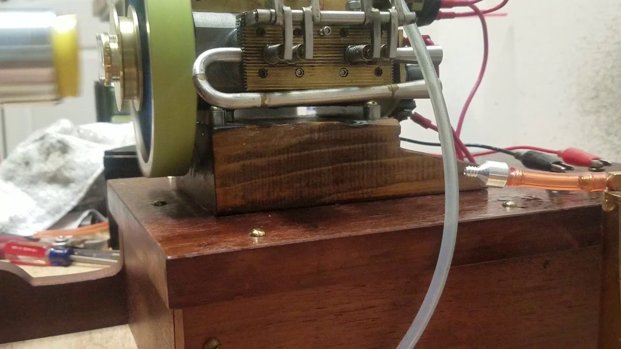 4 cylinder model engine. - YouTube