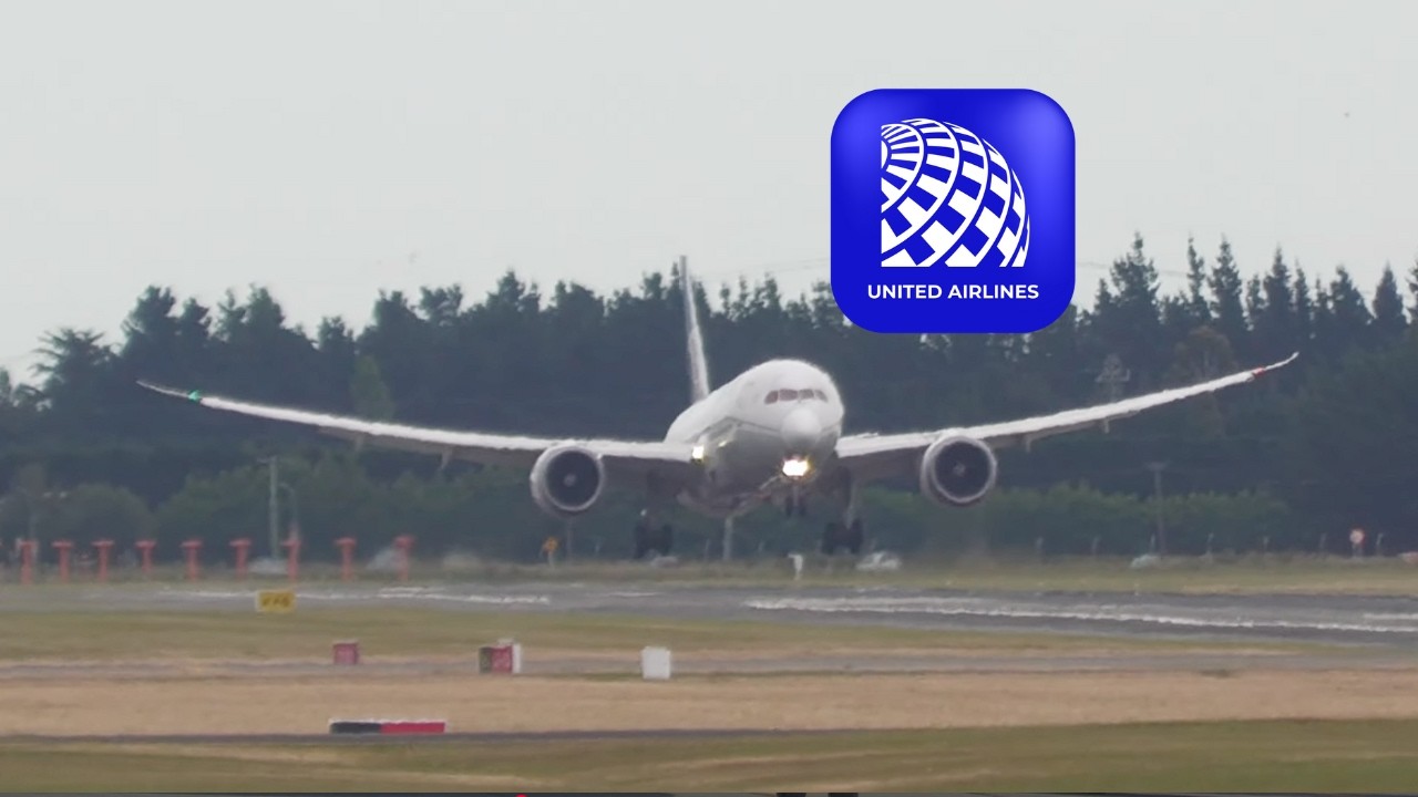 United Airlines UA730 SFO to CHC on 7th Dec 2025 - YouTube
