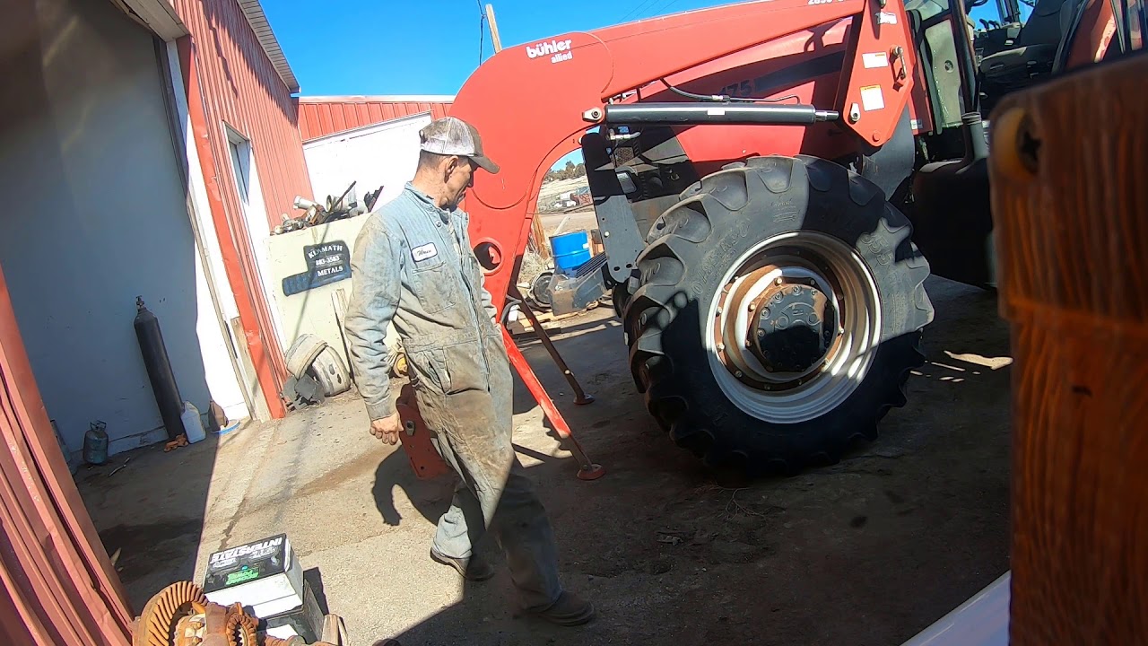 Broken loader broken frame. - YouTube