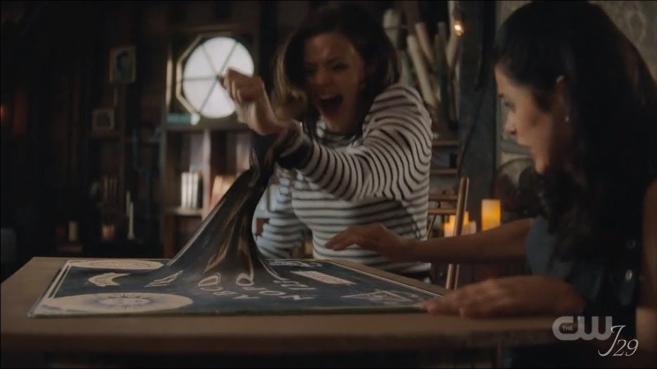 Charmed Reboot 2018 Cap 1x02 - Let this mother out | watch ver full ...