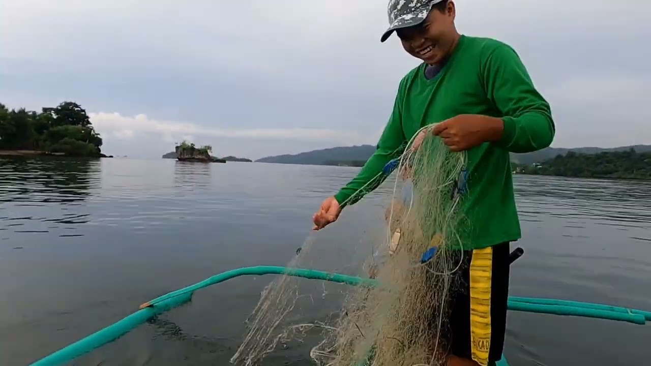 Pagtaan ng lambat + Relyenong Blue Crabs - YouTube