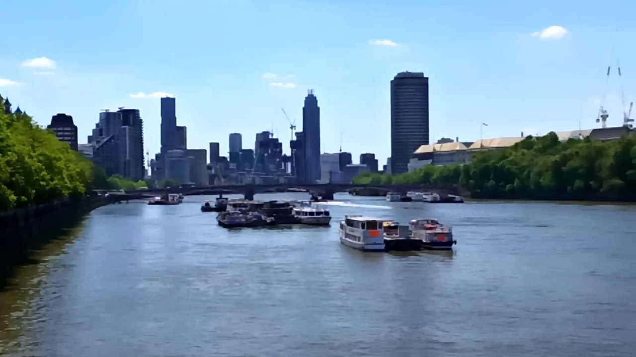 Beautiful day in the river Thames. - YouTube