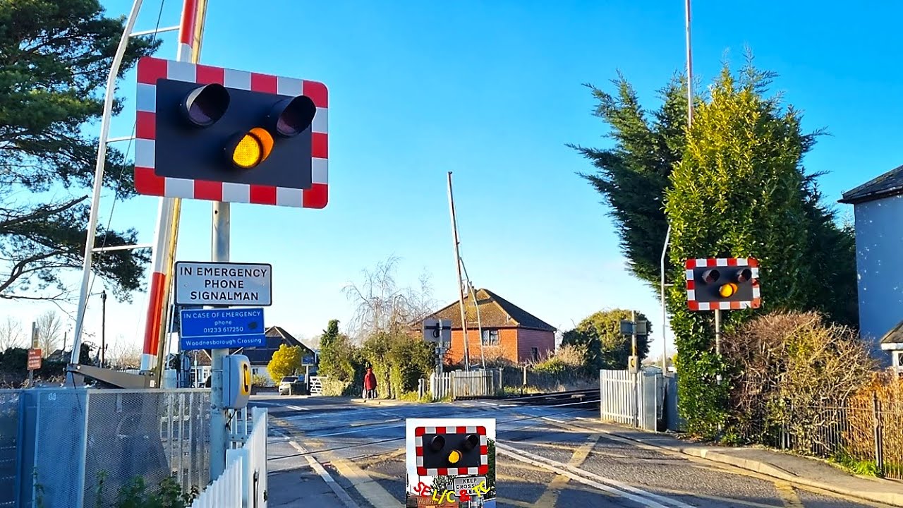 (Bells) Sandwich (Woodnesborough Road) Level Crossing, Kent - YouTube