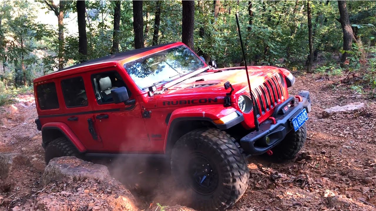 Jeep Wrangler Team Cross The Terrain in The Forest | Jeep Team - YouTube