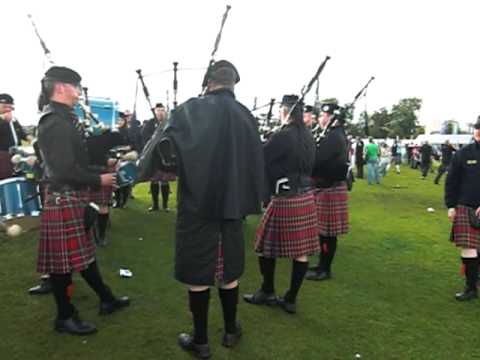 Killen Pipe Band - Worlds Celebrations (Field) - YouTube