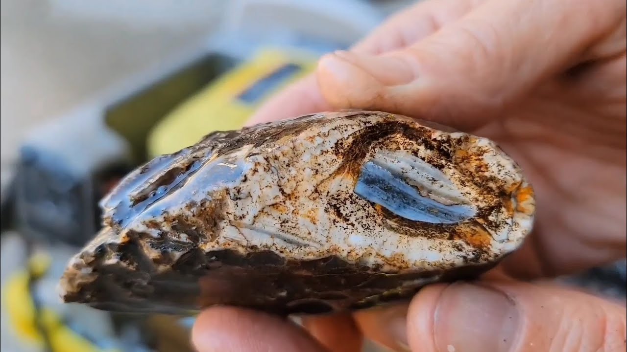 How it looks inside?Brazilian agate nodule. - YouTube