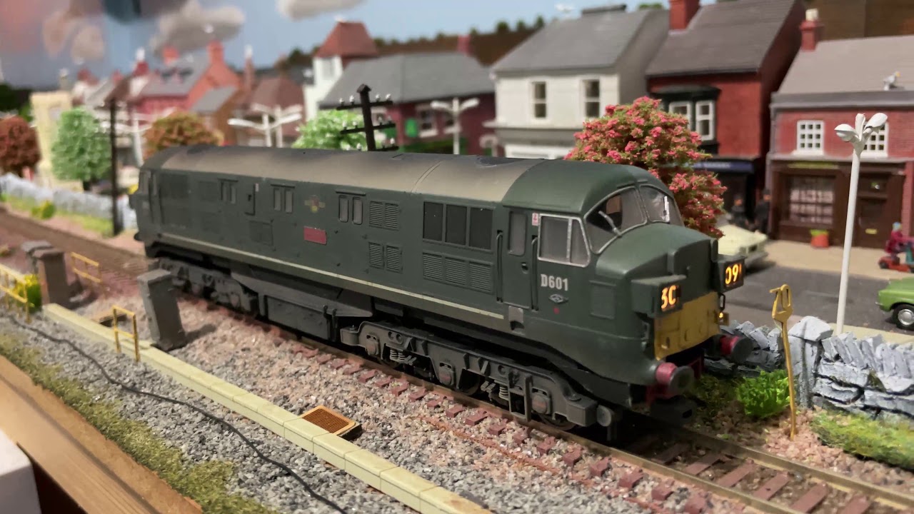 Class 41 Warship Diesel Locomotive number D601 Ark Royal Exclusive to ...