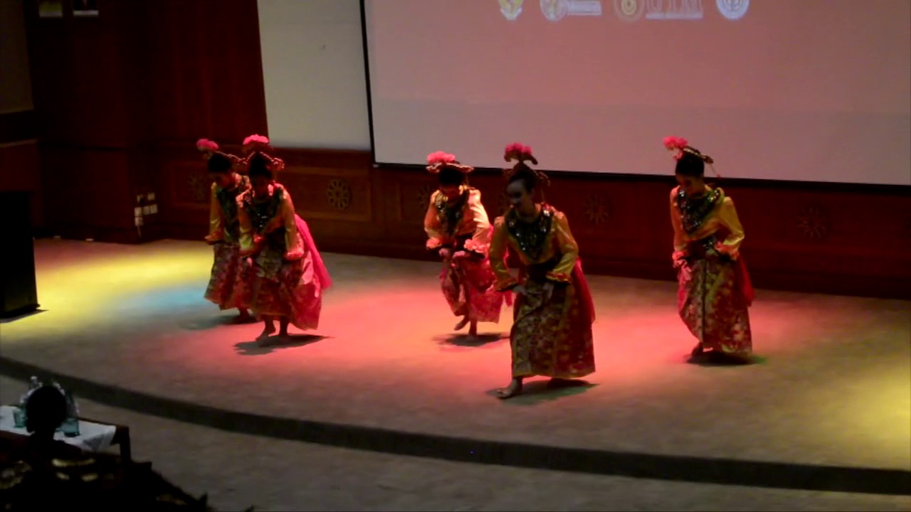 Tari Nandak Ganjen UKM Tari PPI UUM at POSPPIM 2016 - YouTube