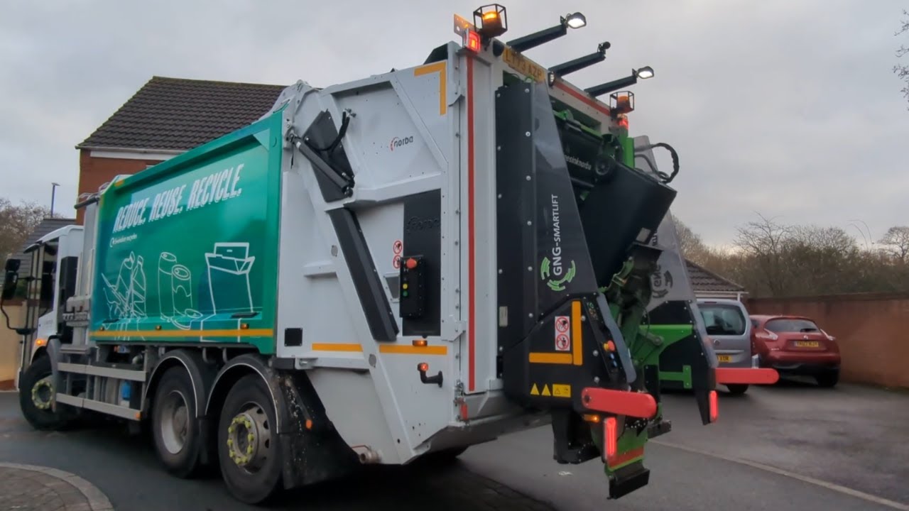 Brand New Geesink N4 With GNG Bin Lifts Bin Lorry Collecting Food and ...