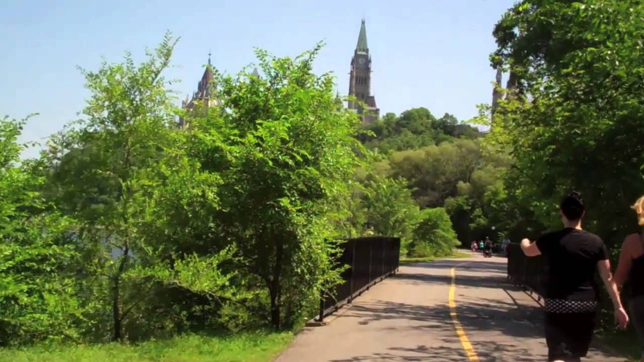 Riding Ottawa Bike Paths on a RANS Screamer recumbent tandem - YouTube