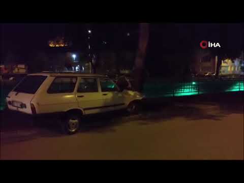 Kastamonu'da sürücü kaldırıma çıktı: Aracını bırakıp gitti