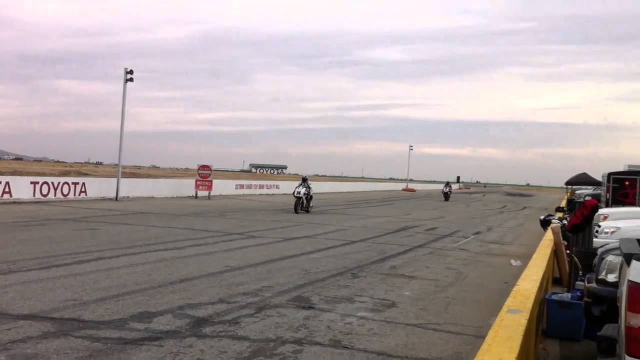 track day at Willow Springs Raceway - Nov 19th 2010 - YouTube