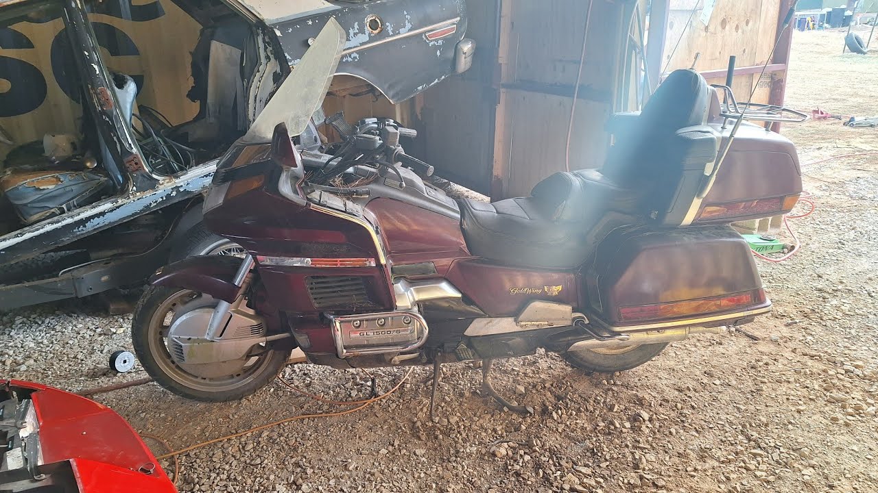 Will it start? 89 goldwing 1500 edition - YouTube